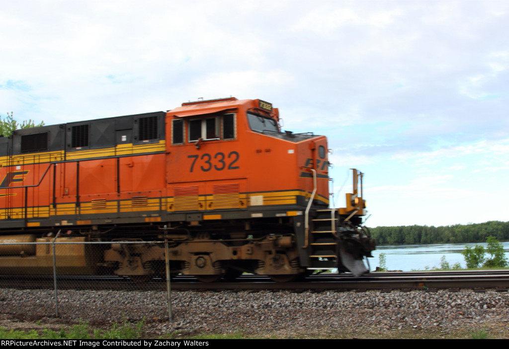 BNSF 7332